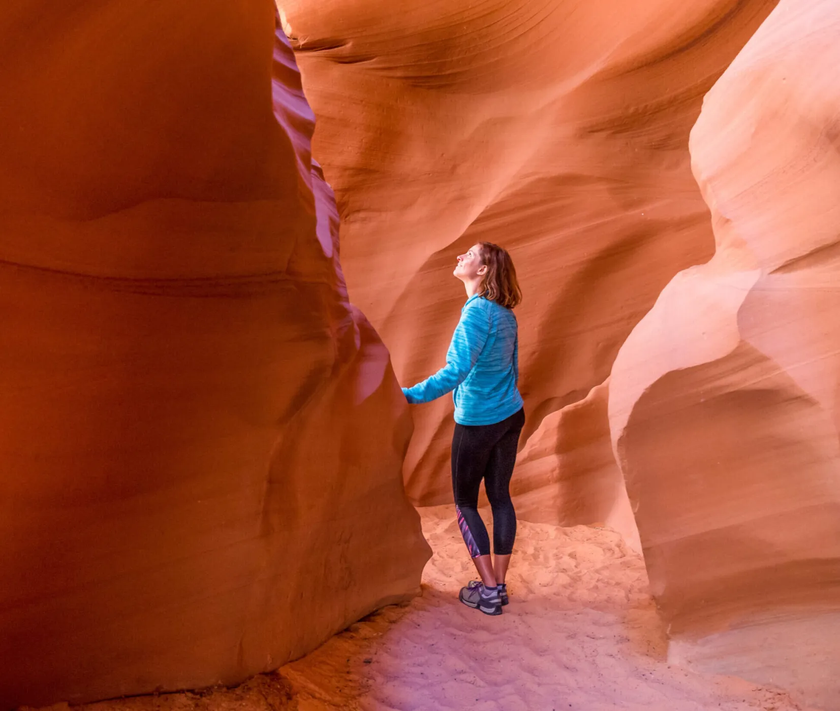 Antelope Canyon Hike Tour | Taadidiin Tours
